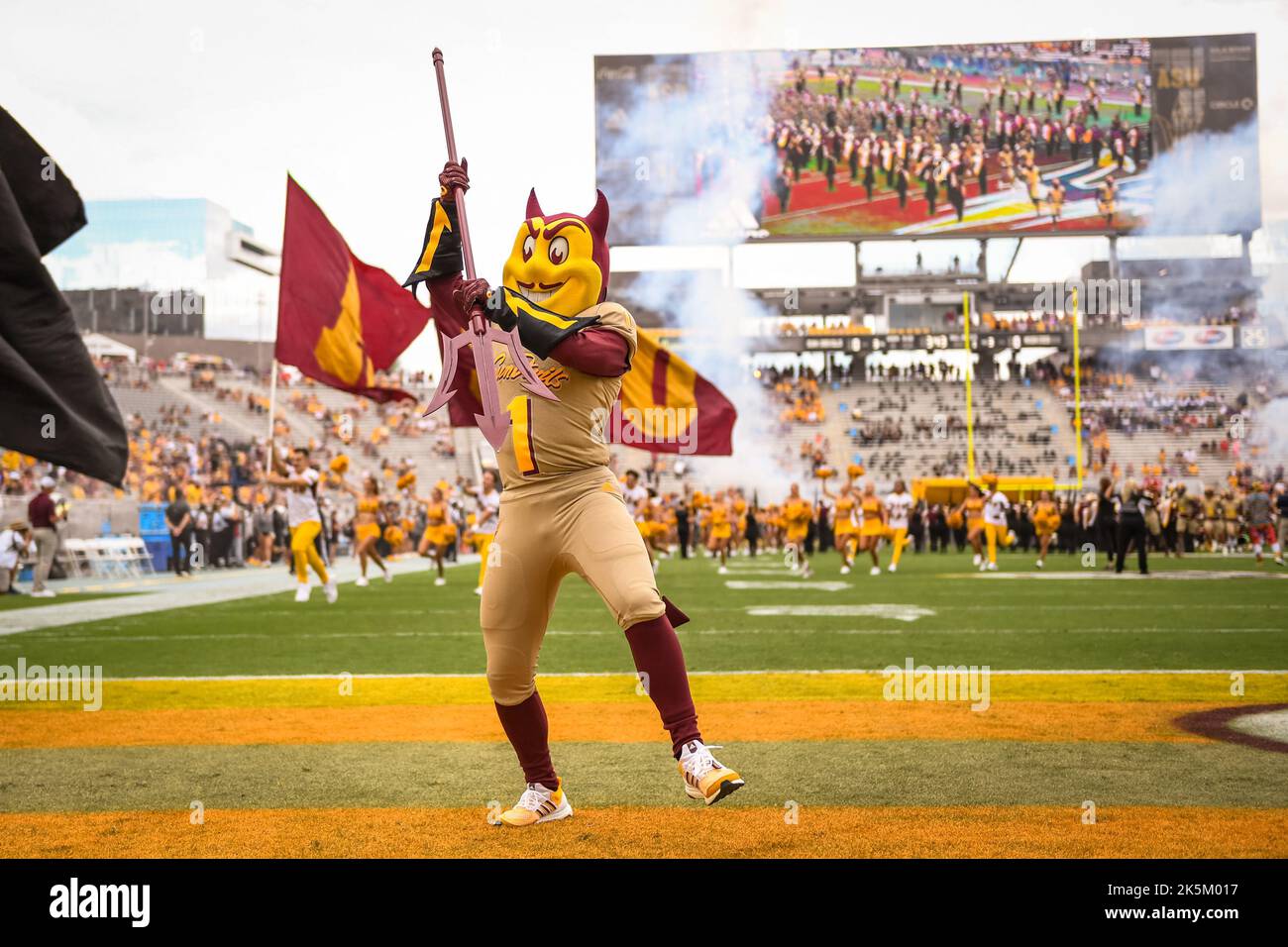 Sparky sun devil stadium hi-res stock photography and images - Alamy