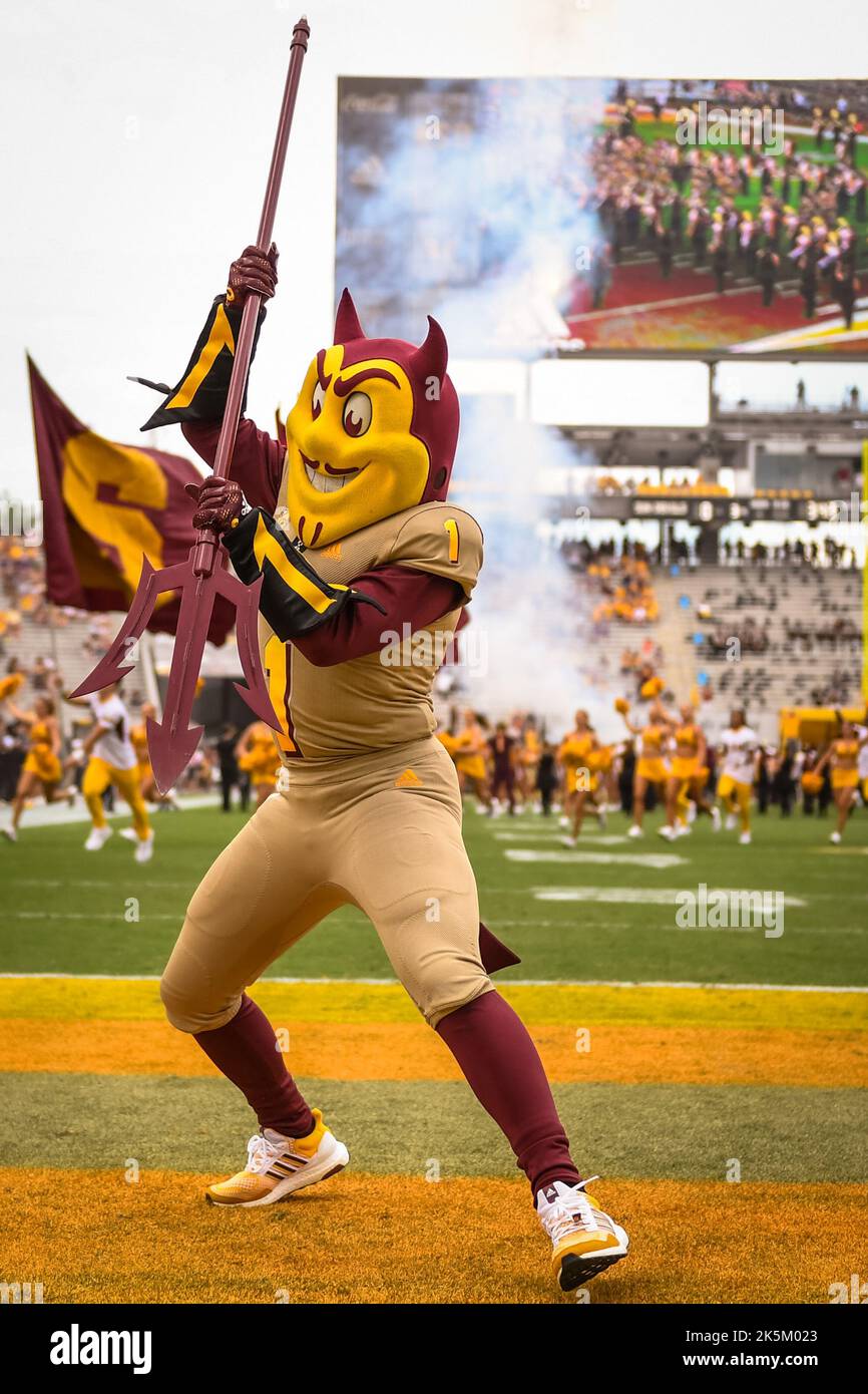 Sparky sun devil stadium hi-res stock photography and images - Alamy