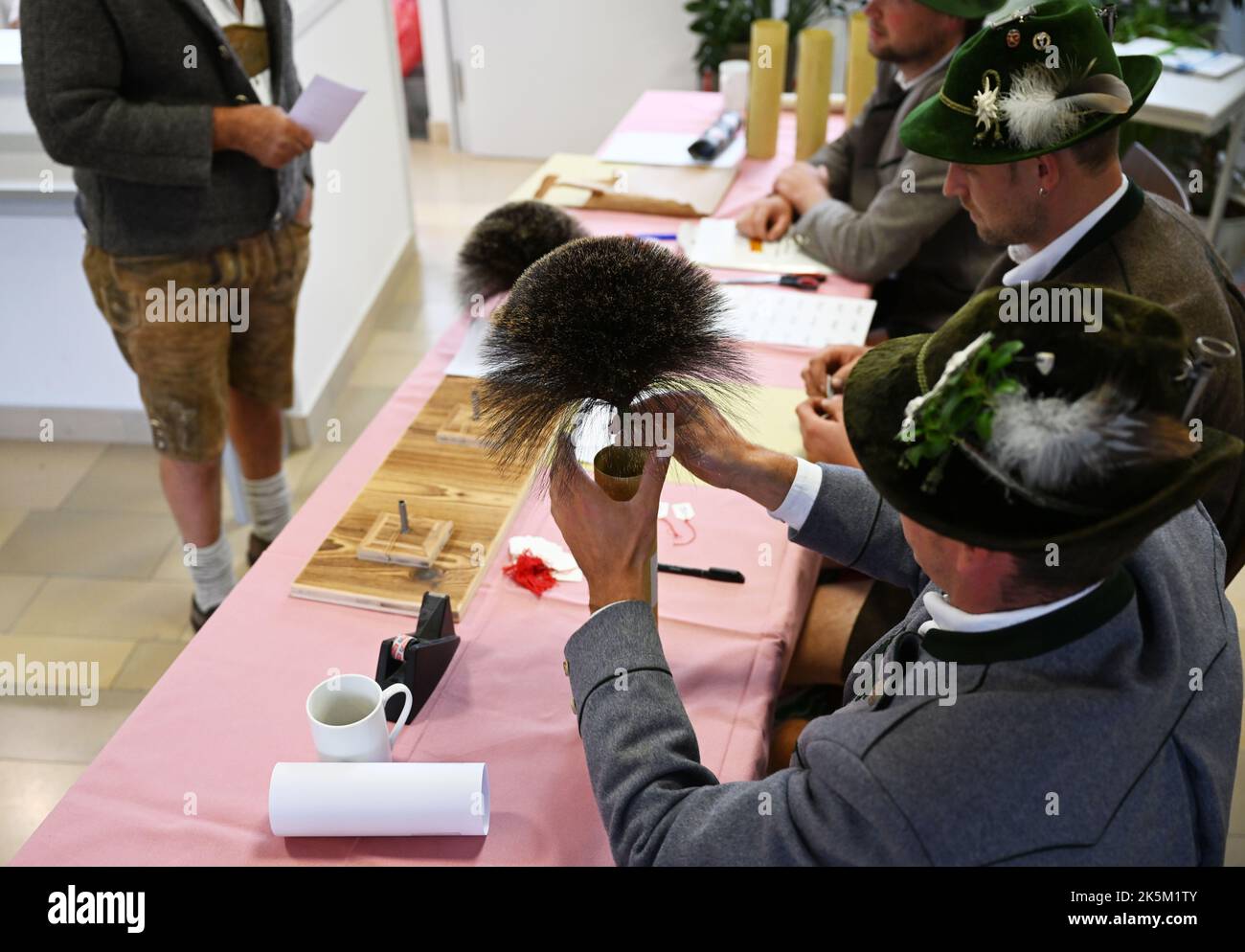 Mittenwald, Germany. 09th Oct, 2022. The submitted beards of ...