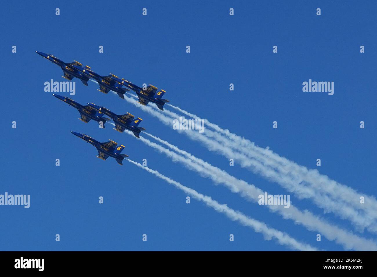 San Francisco, United States. 09th Oct, 2022. The fighter aircrafts fly ...