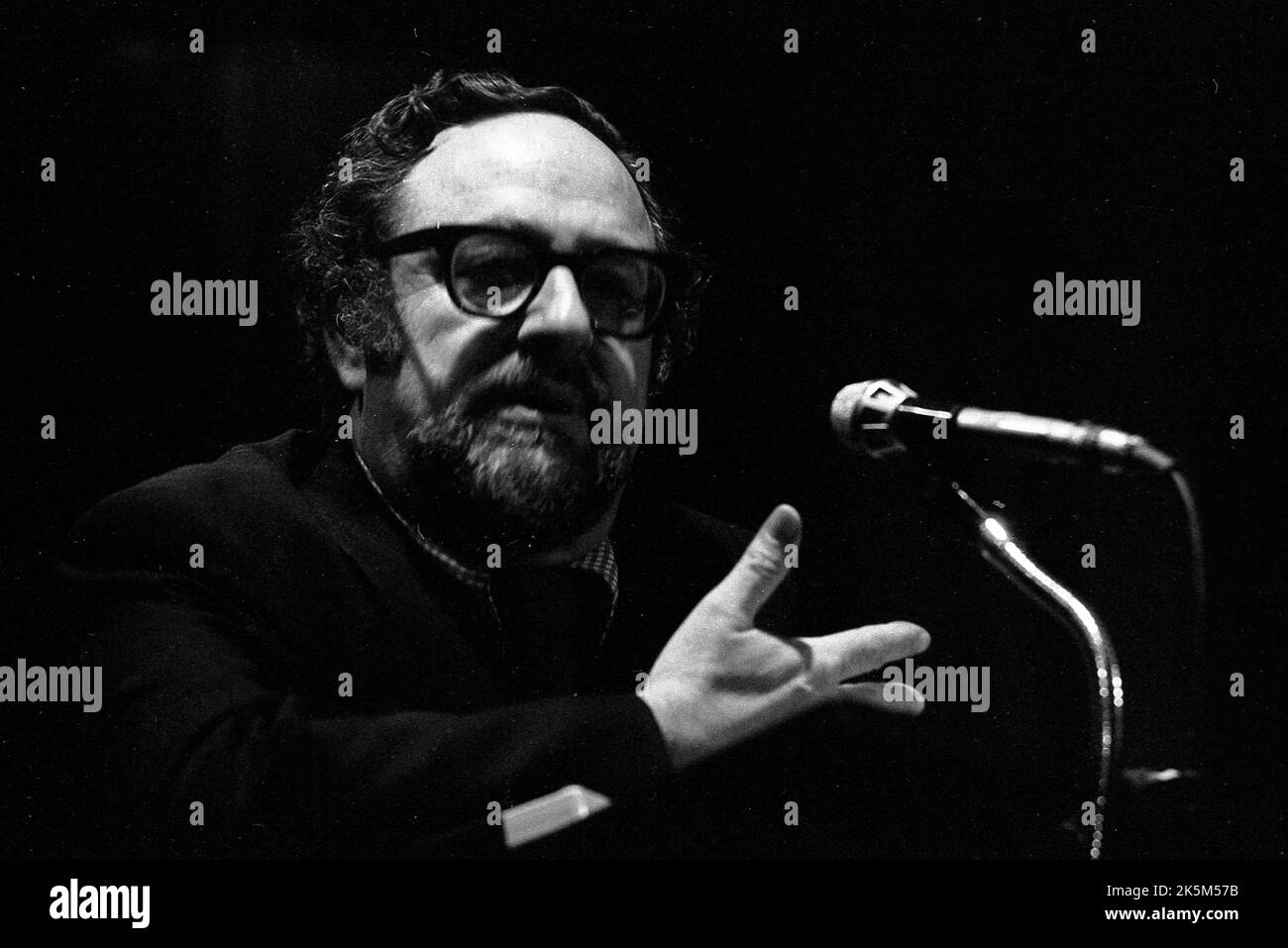 Arnold newman hi-res stock photography and images - Alamy