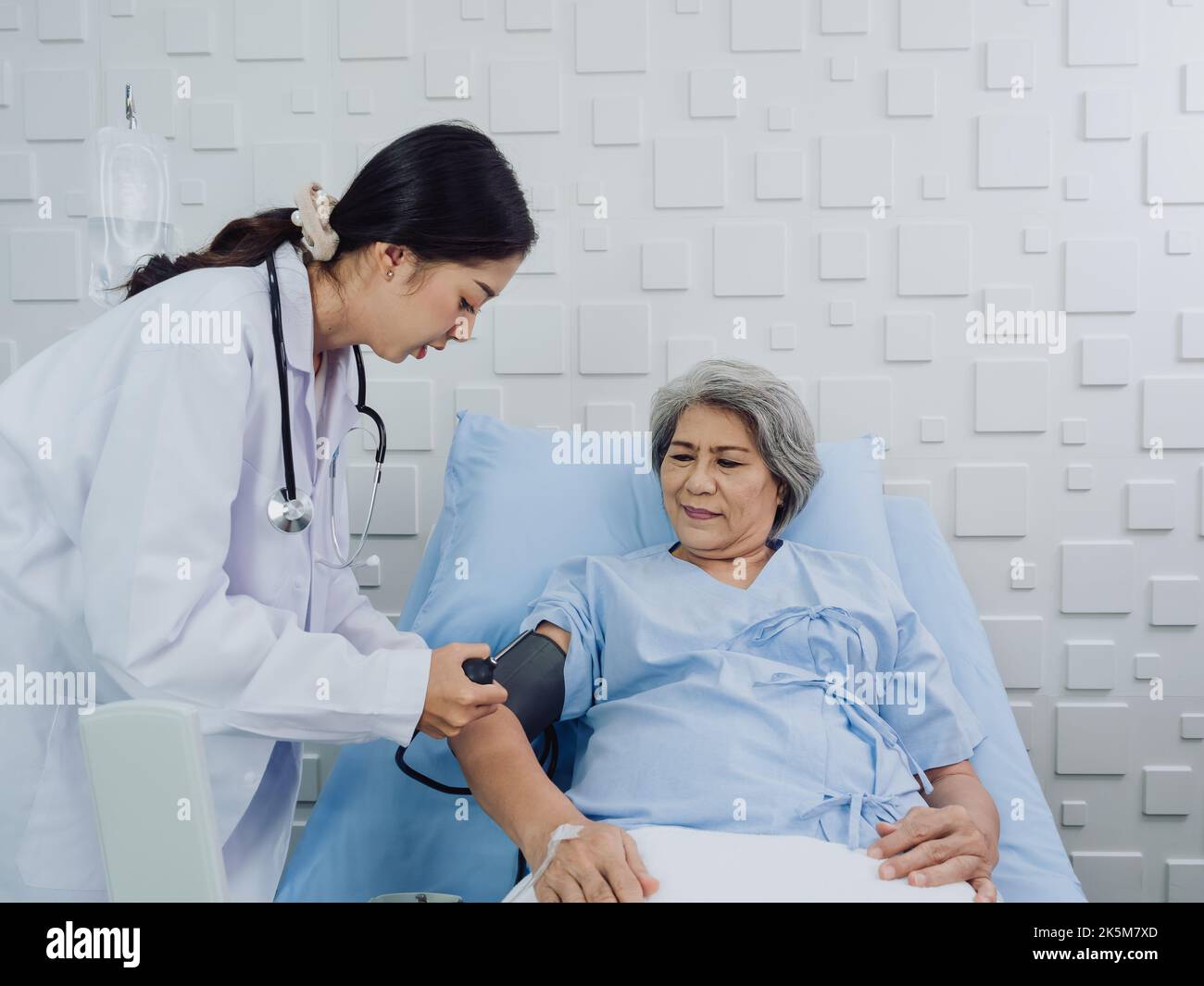 Young thai female measuring hi-res stock photography and images - Alamy