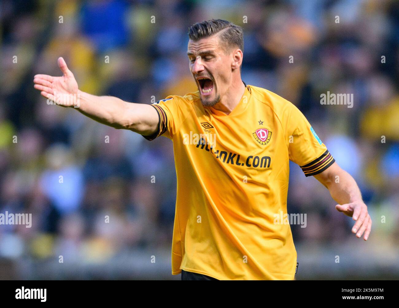 Dresden, Germany. 09th Oct, 2022. Soccer: 3rd league, SG Dynamo Dresden ...