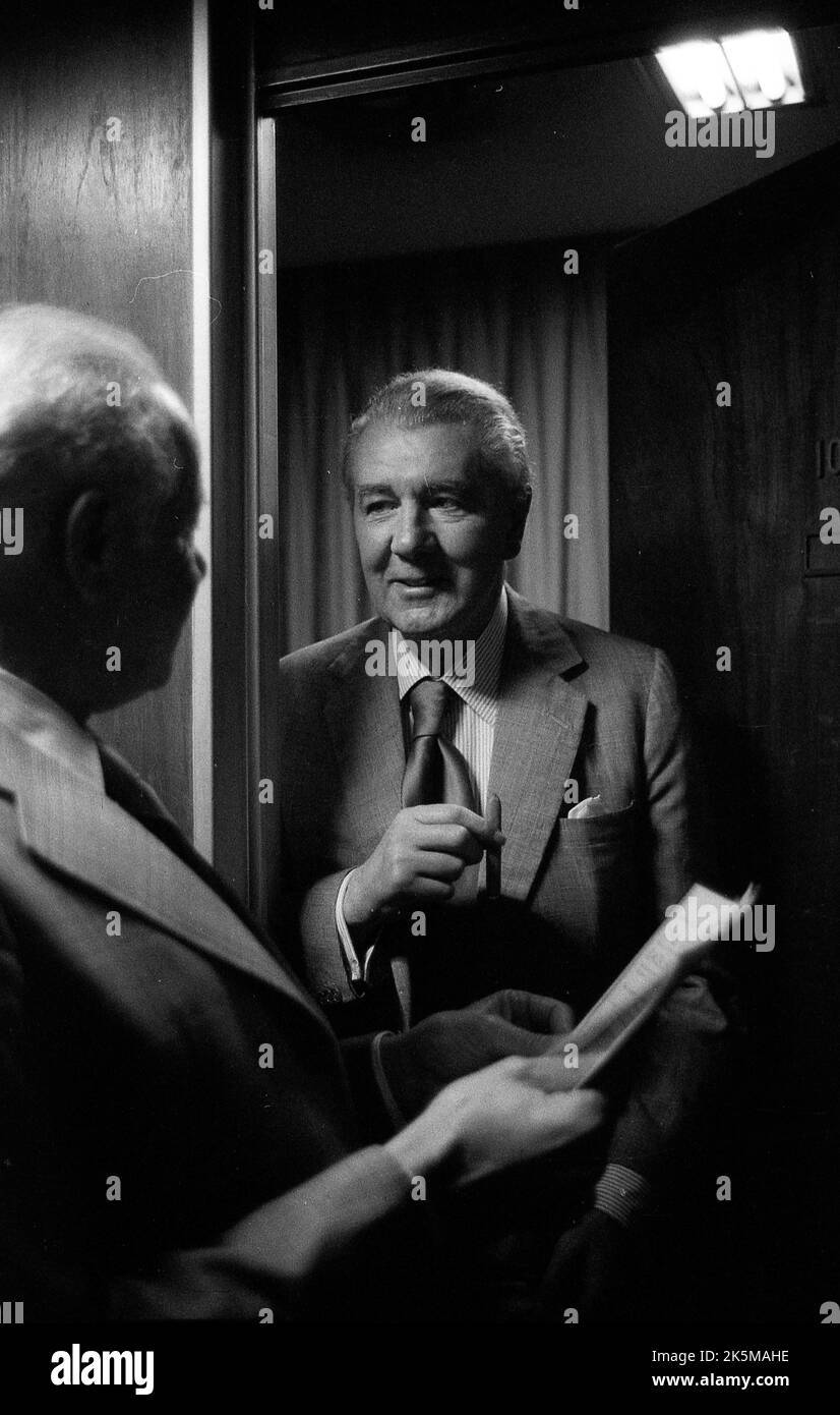 British actor Michael Redgrave, Teatro Cervantes, Buenos Aires ...