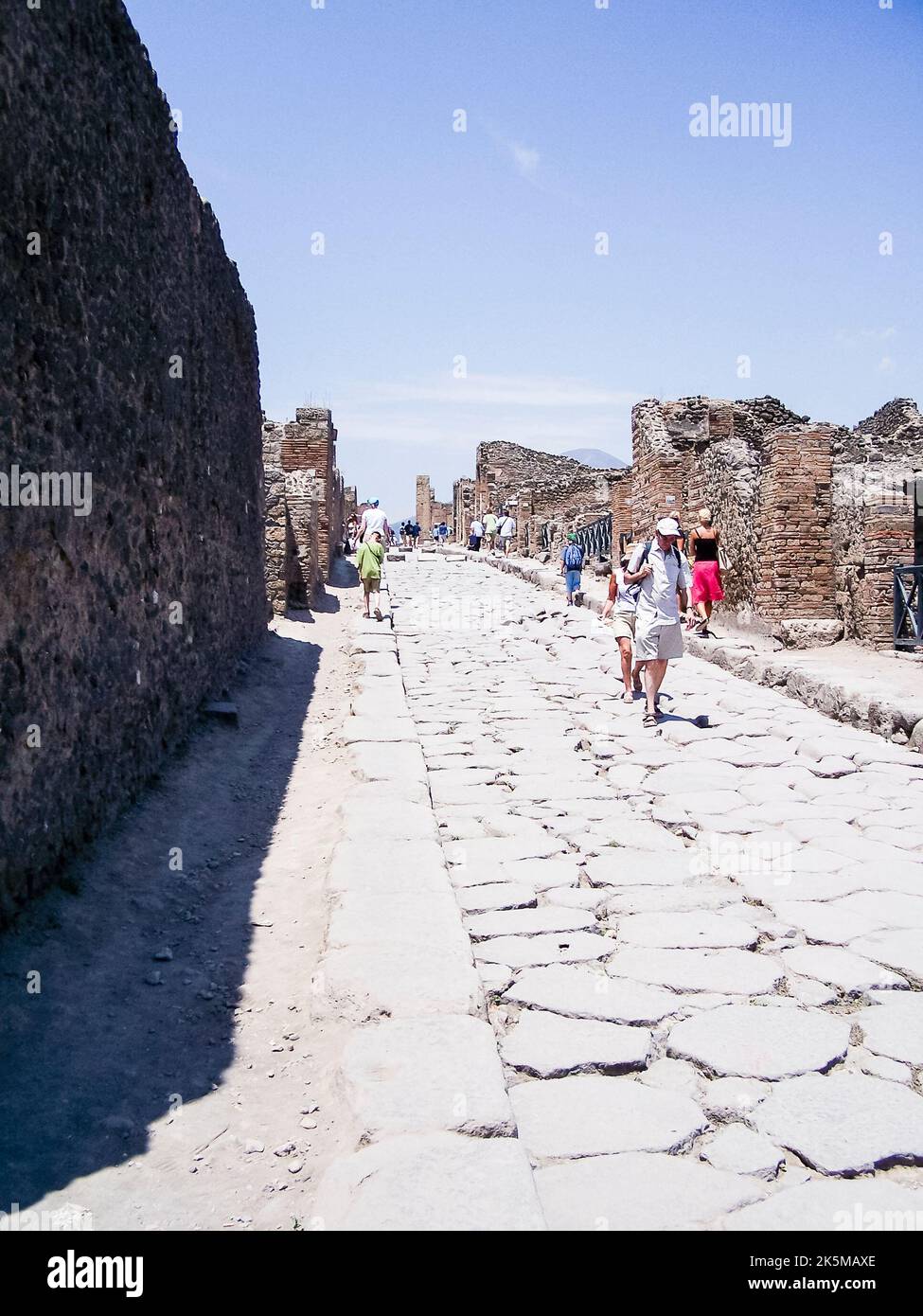Pompeii stepping stones hi-res stock photography and images - Alamy