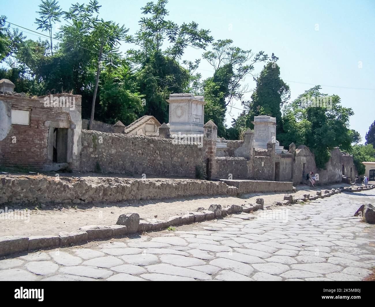 Romans building roads hi-res stock photography and images - Alamy
