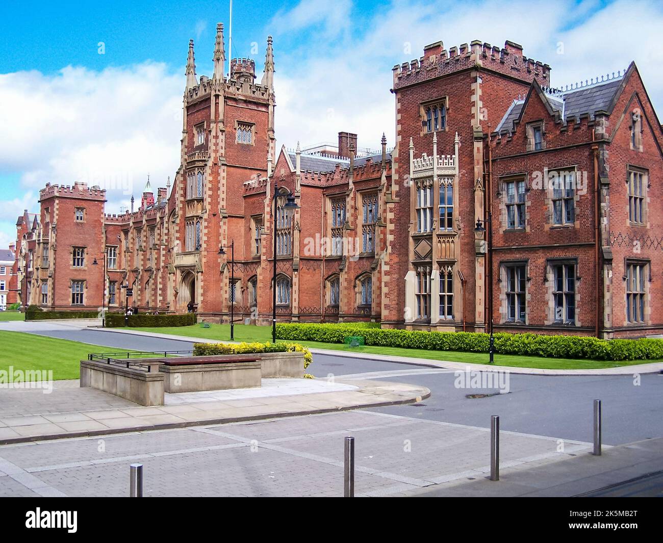 Lanyon Building, Queens University Belfast Stock Photo - Alamy