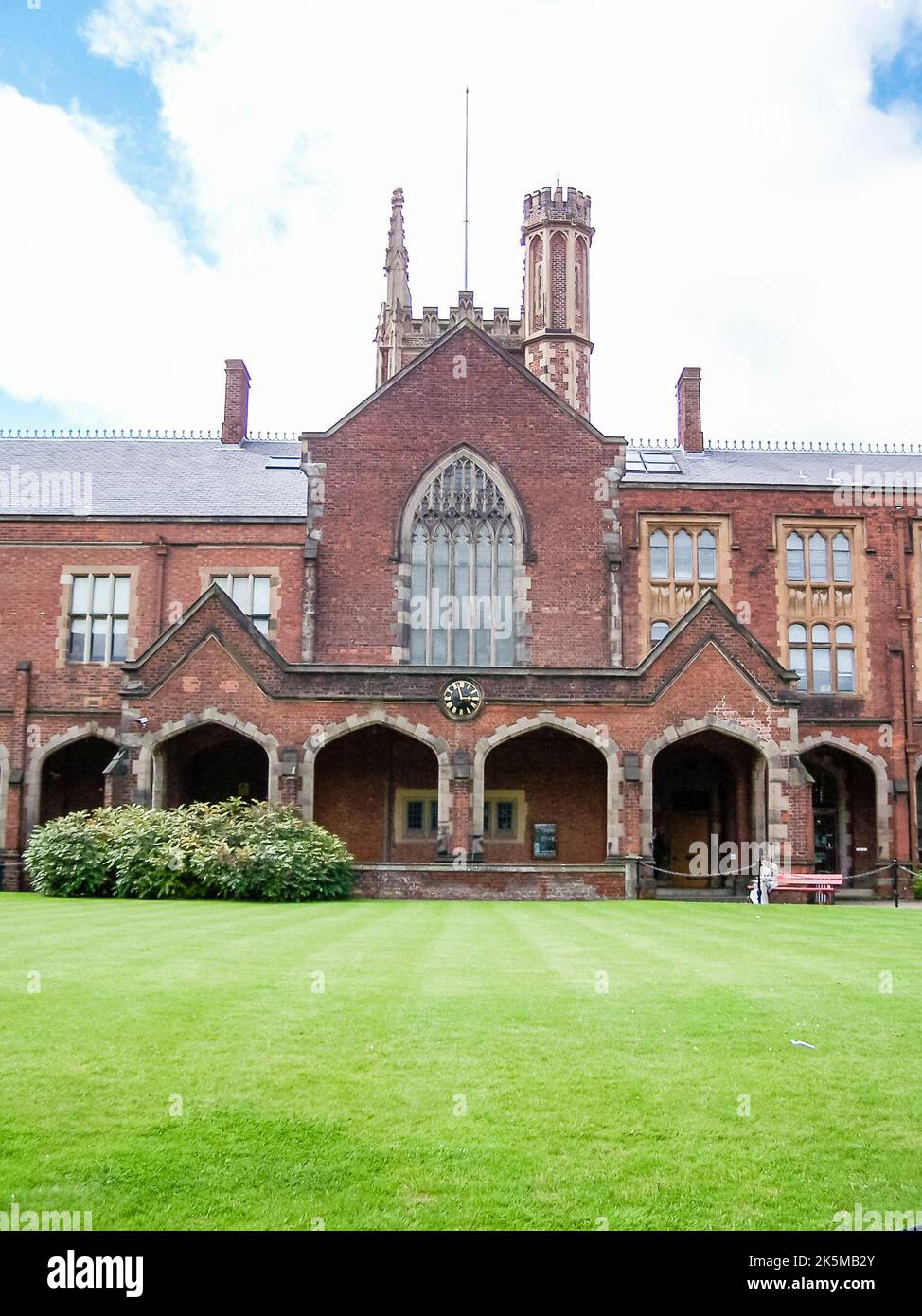 Victorian university building hi-res stock photography and images - Alamy