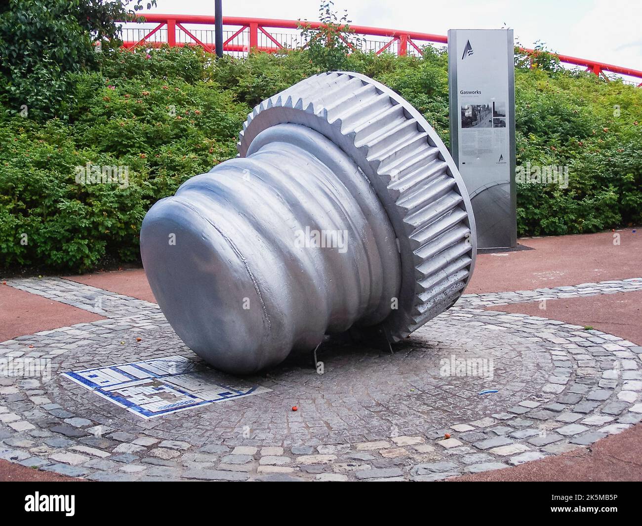 Bottletop 2000, by artist Mike Hogg, a cast aluminium sculpture made by ...