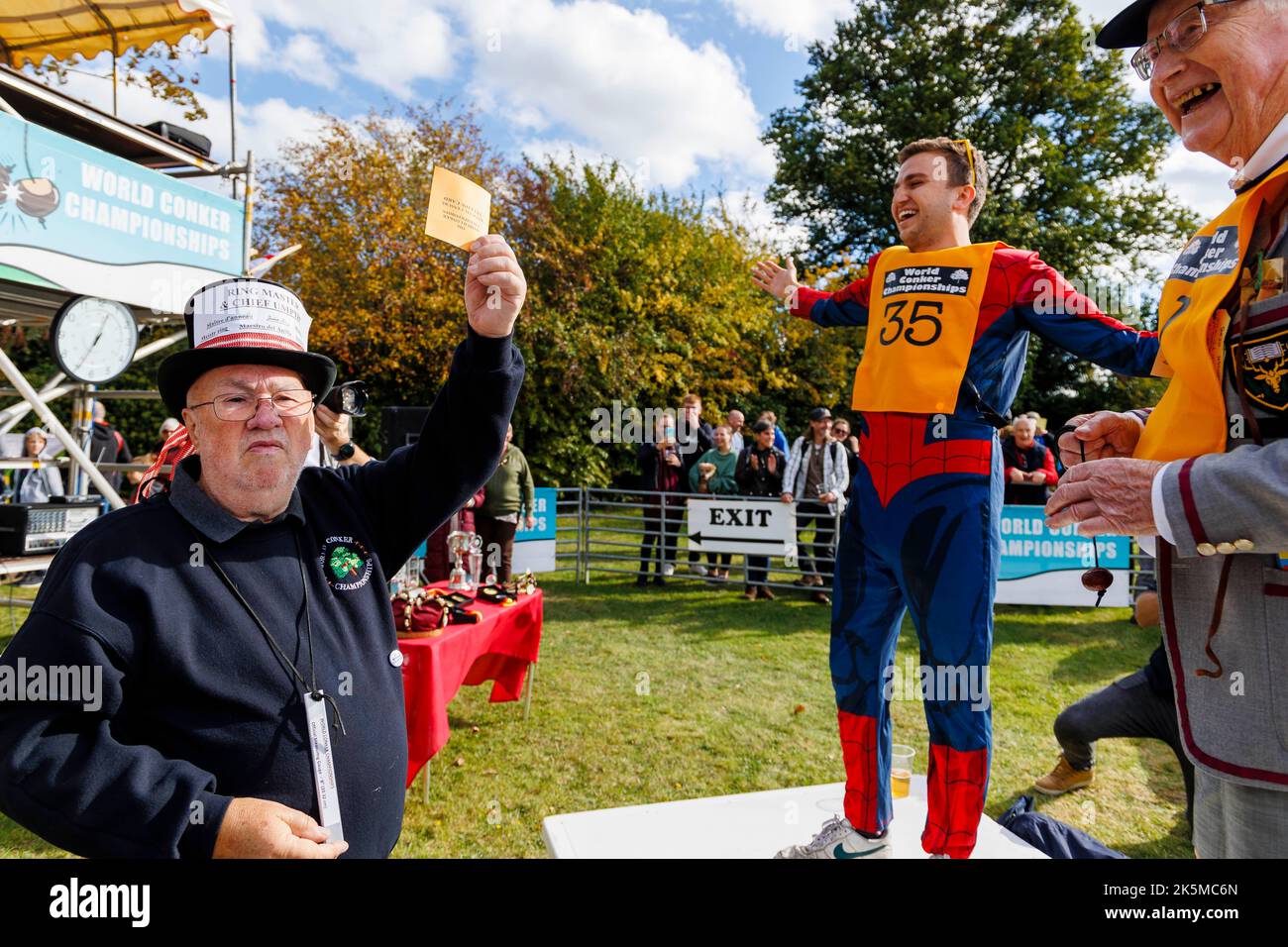World conker championships 2022 hi-res stock photography and images - Alamy