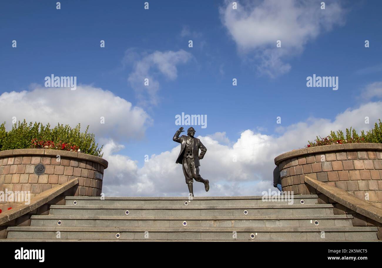 The statue of comedian Eric Morecambe on the promenade in Morecambe ...