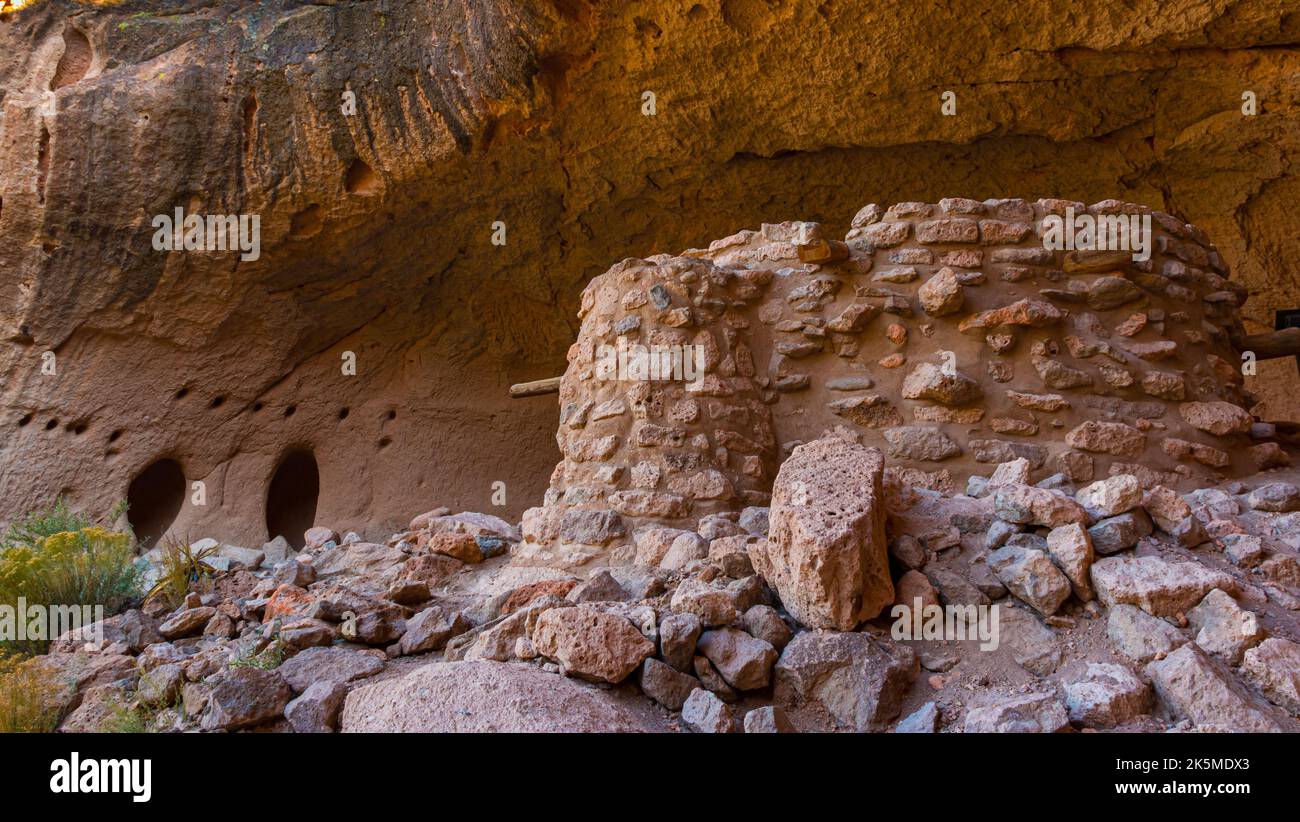 Reconstructed Kiva at Alcove House, Bandelier National Monument, New ...