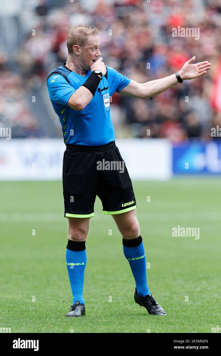 Soccer referee australia hi-res stock photography and images - Alamy