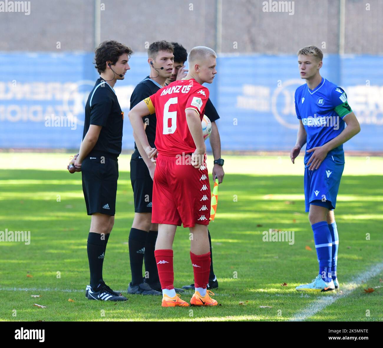 KSC and Mainz 05 match ends 0:0 in U17-Bundesliga Stock Photo - Alamy