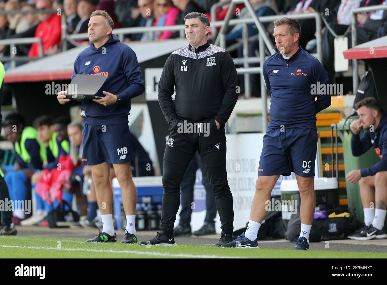 Southend United manager Kevin Maher (C) during Dagenham & Redbridge vs ...