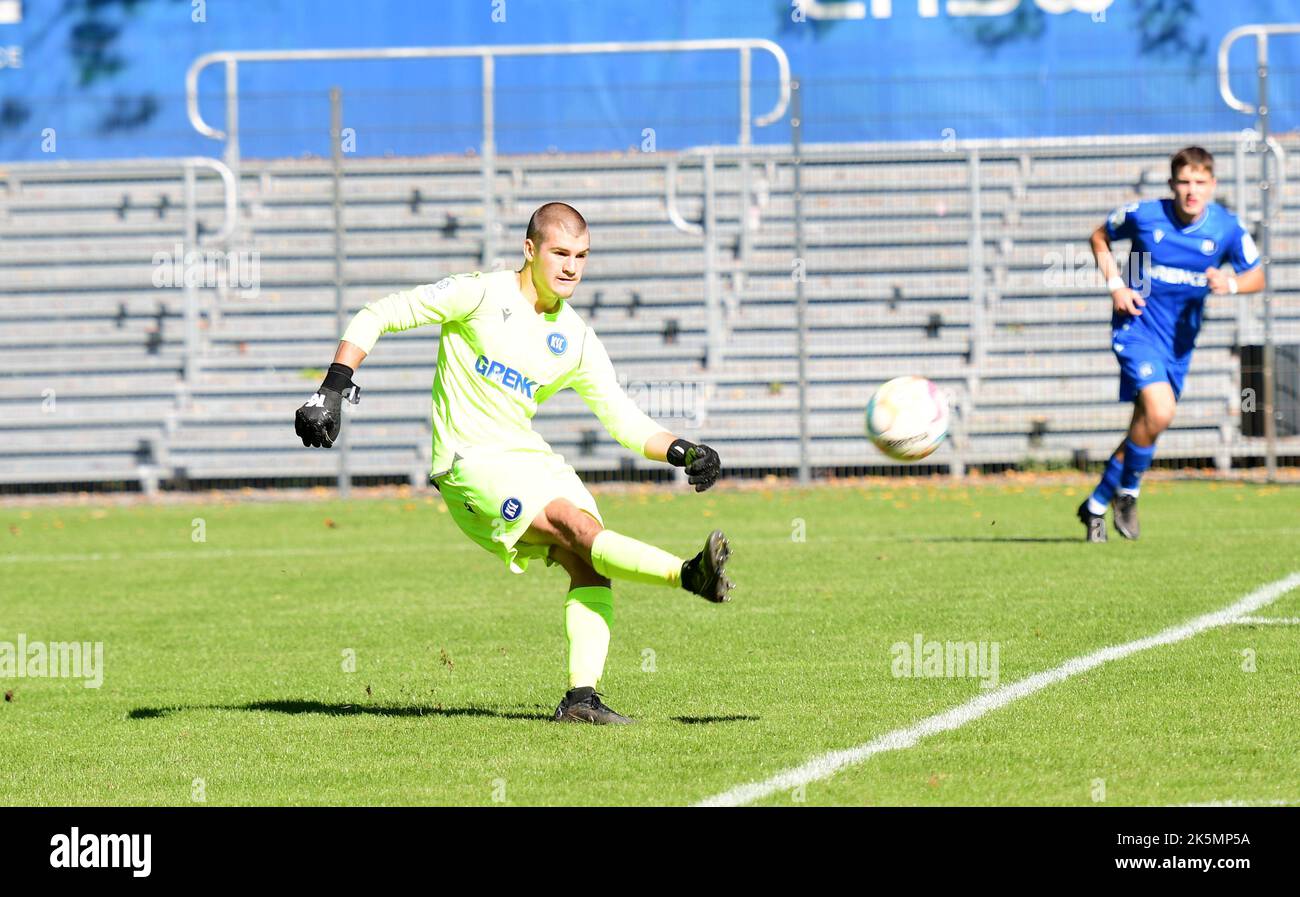 KSC and Mainz 05 match ends 0:0 in U17-Bundesliga Stock Photo - Alamy