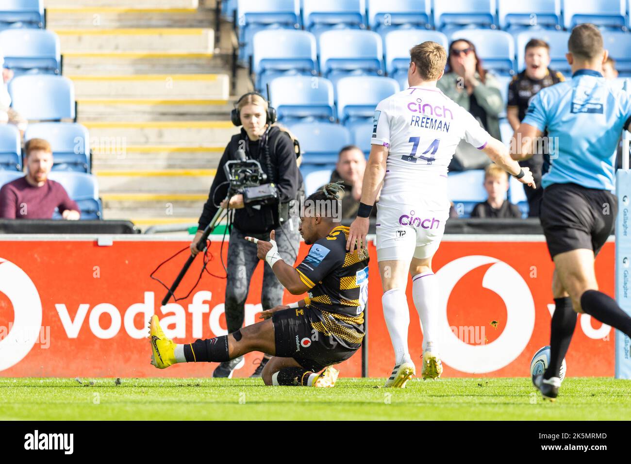 Paolo Odogwu of Wasps Rugby scores a try during the Gallagher ...