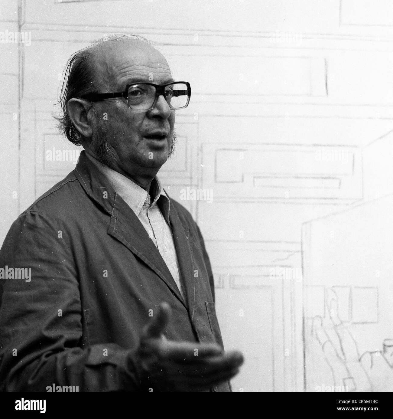 Antonio Berni, Argentine painter, engraver and muralist in his Buenos ...