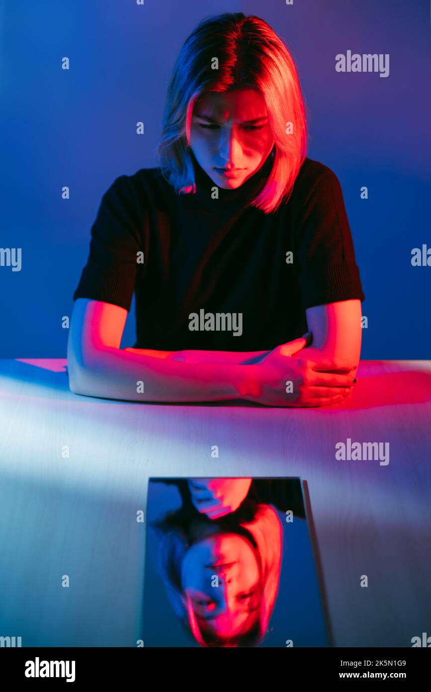 Confused girl mirror hi-res stock photography and images - Alamy