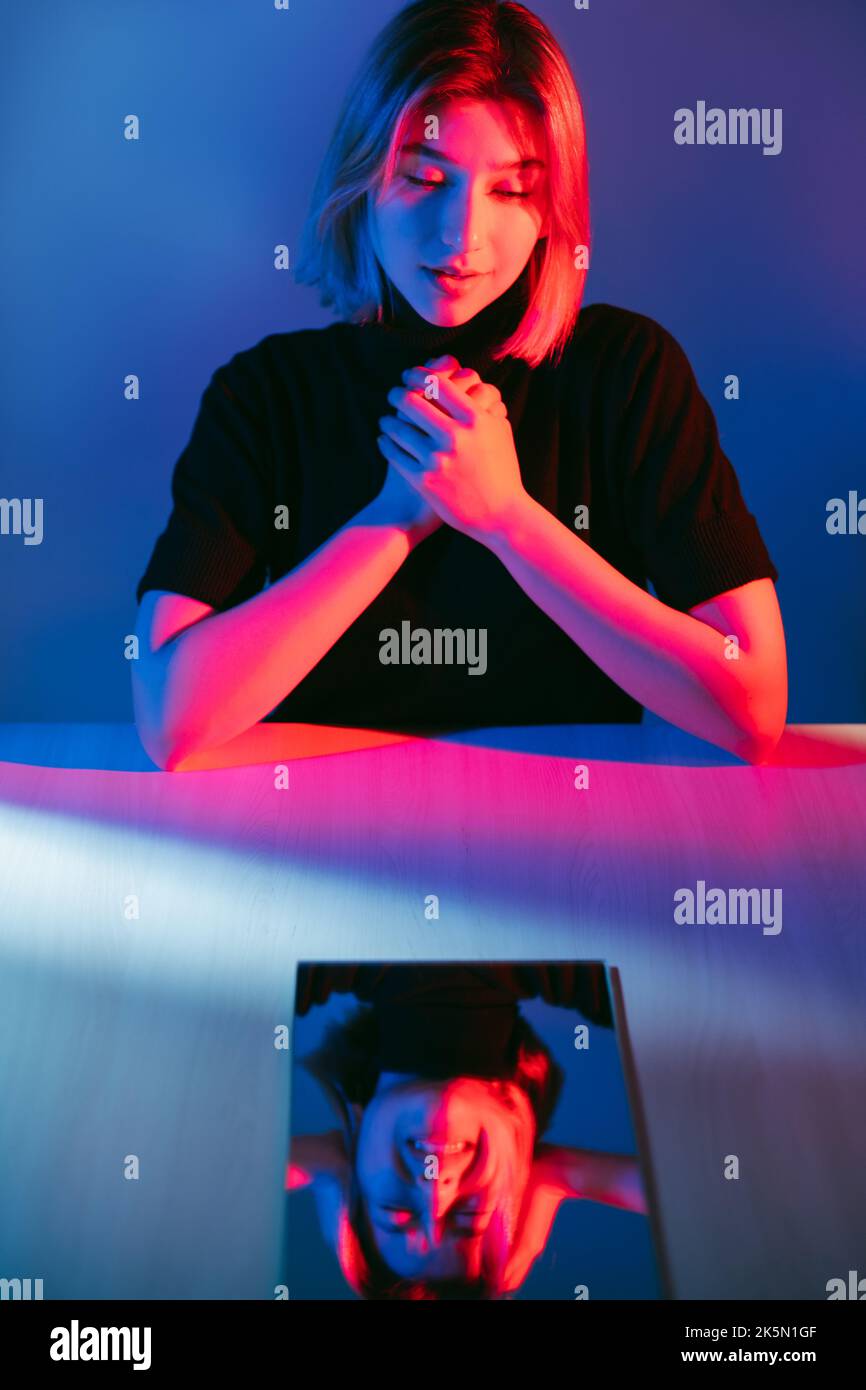 Empathetic pain hi-res stock photography and images - Alamy