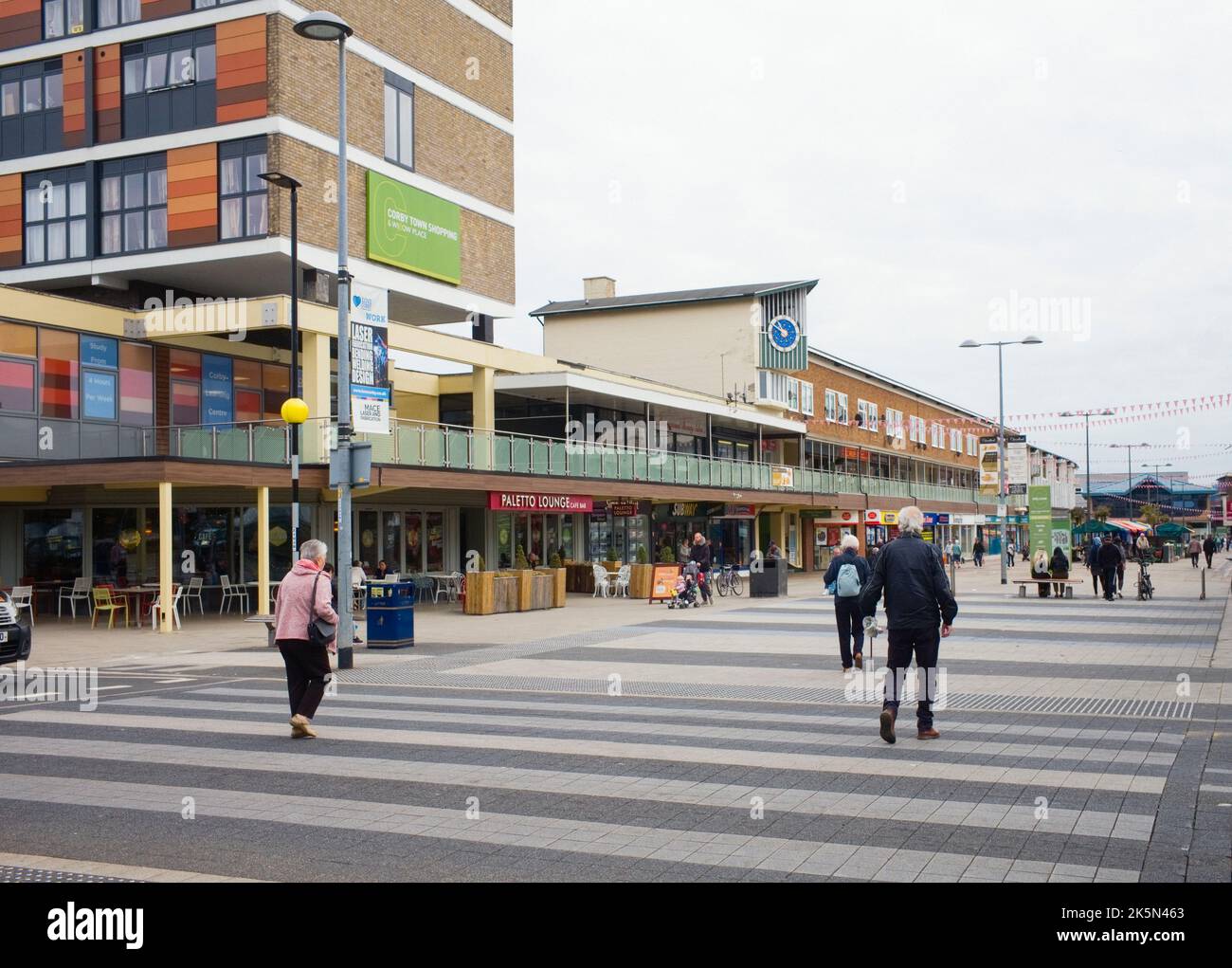 New style shopping centre hi-res stock photography and images - Alamy