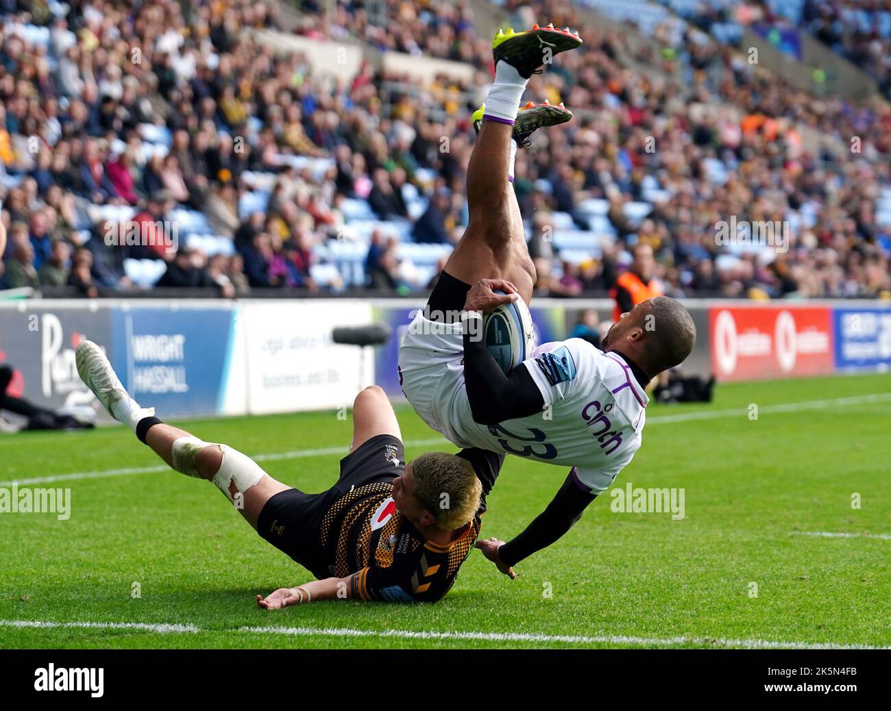 Wasps Jacob Umaga tackles Northampton Saints Courtnall Skosan during ...