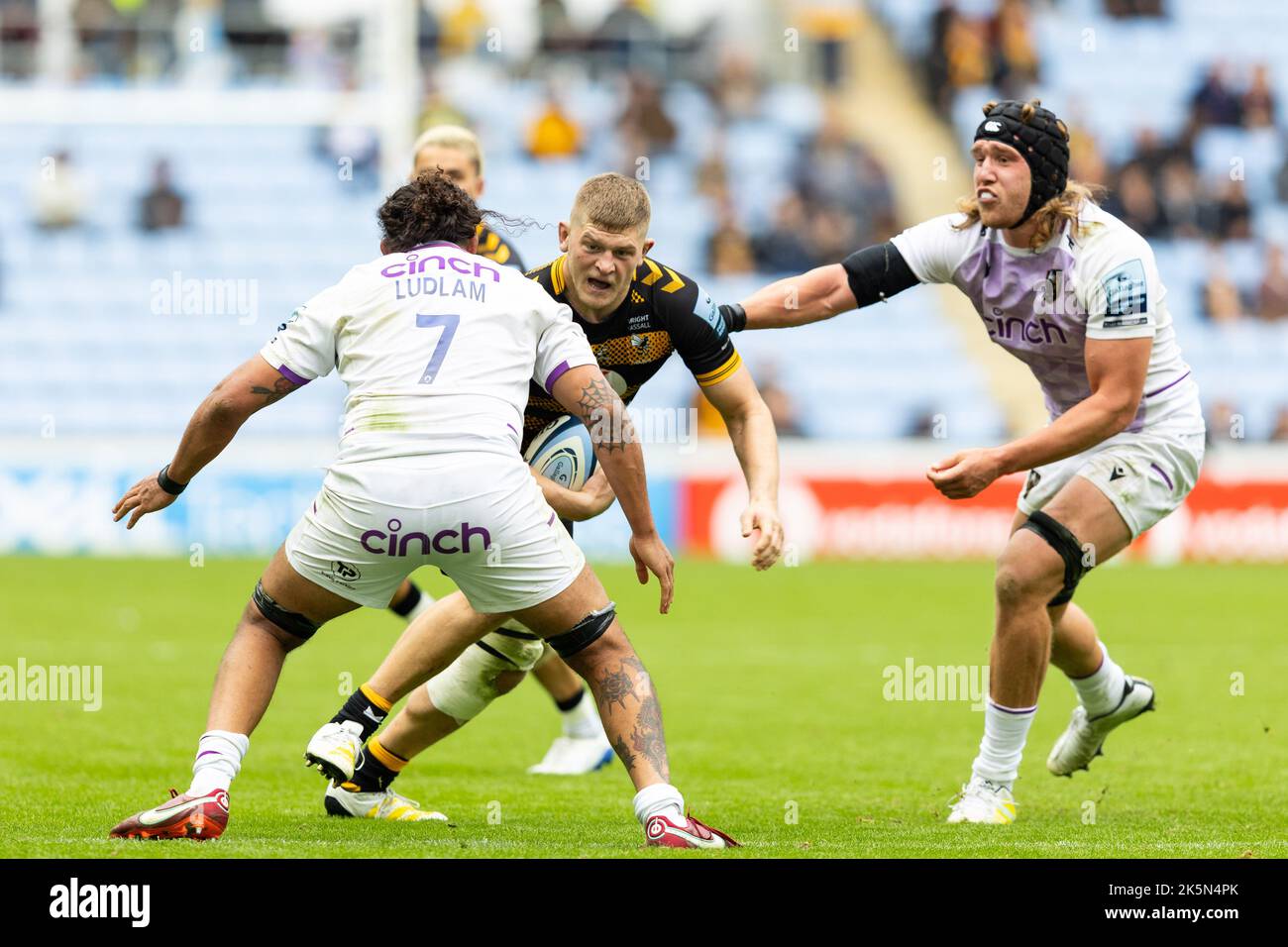 Jack Willis of Wasps Rugby is confronted by Lewis Ludlam, captain of ...
