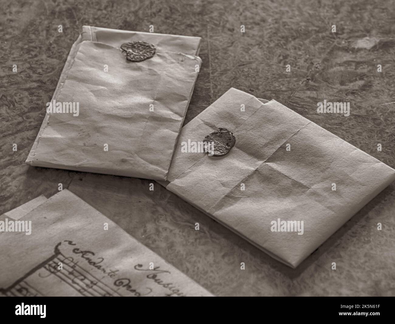 Envelope inlay hi-res stock photography and images - Alamy
