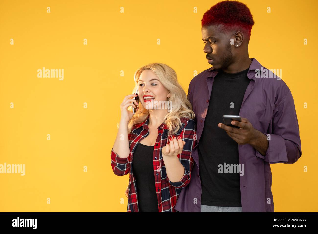 Ma conversation hi-res stock photography and images - Alamy