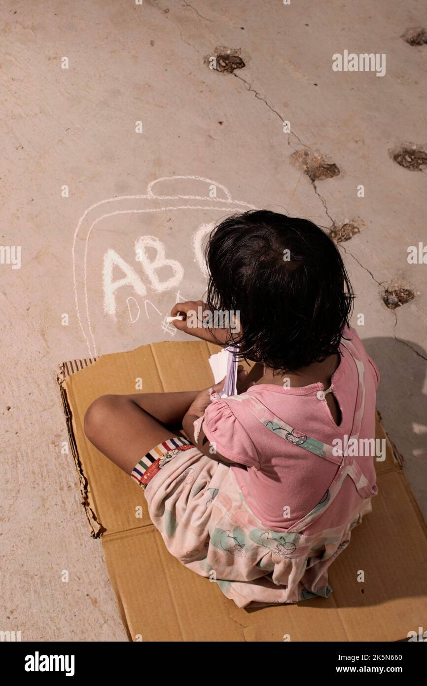 Road study homeless hi-res stock photography and images - Alamy