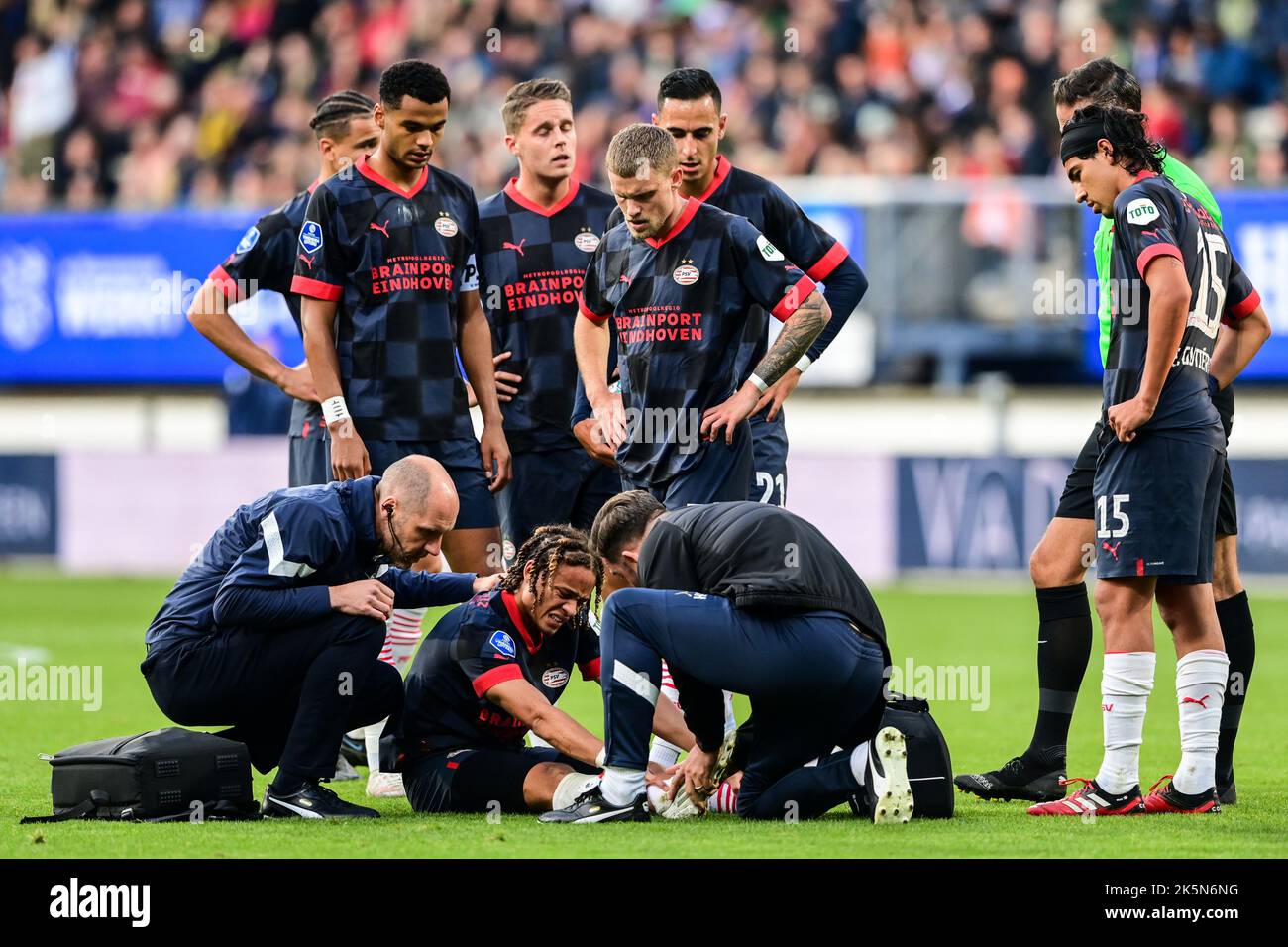 HeereNVEEN - Injury treatment at Xavi Simons of PSV Eindhoven during ...