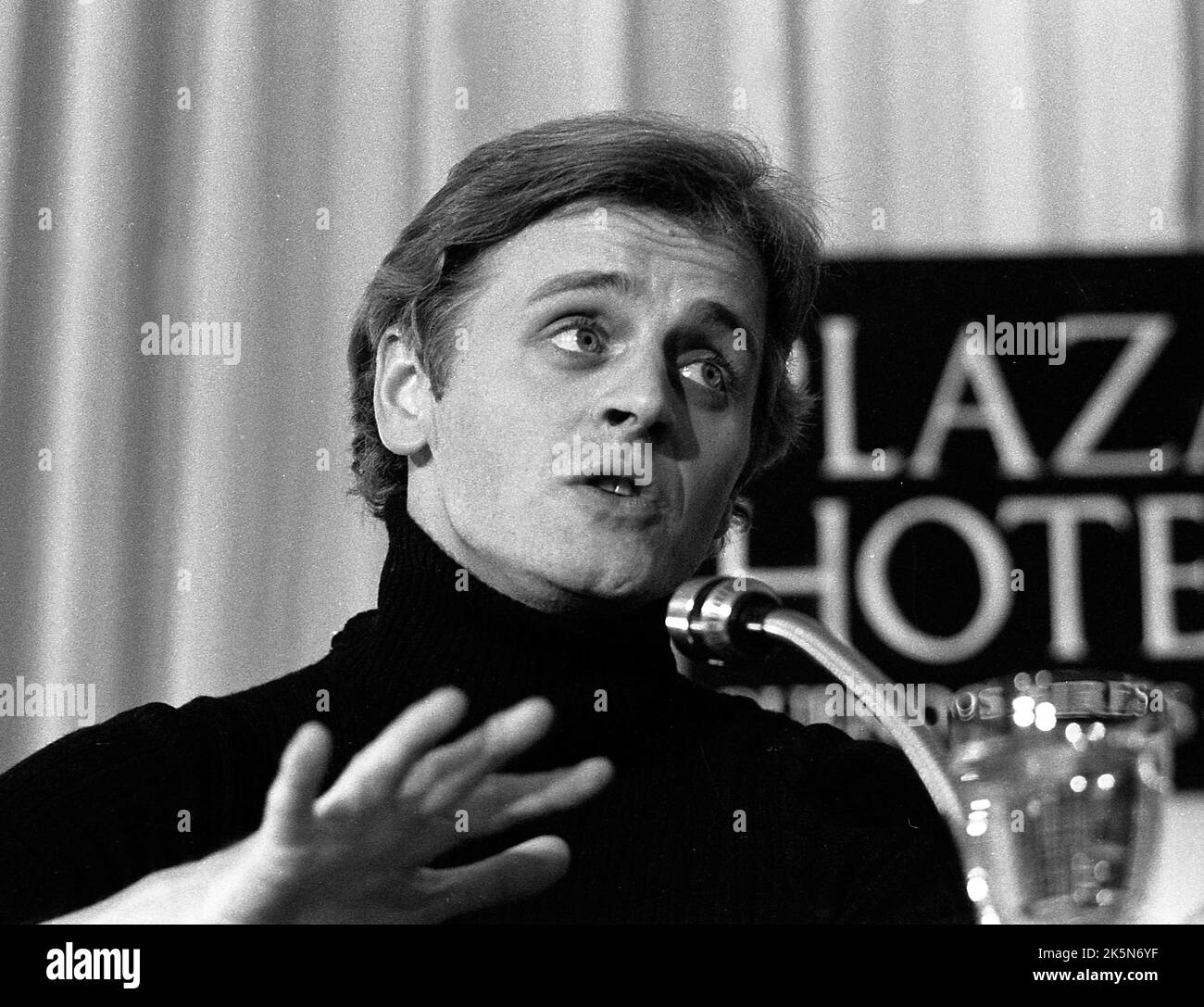 Baryshnikov hi-res stock photography and images - Alamy