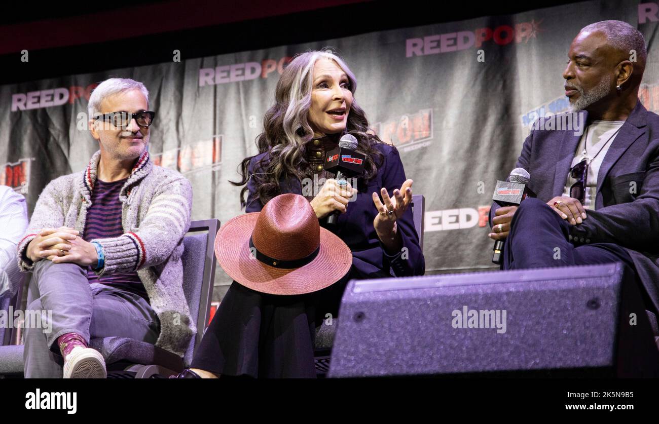 New York, USA. 08th Oct, 2022. Cast members from Paramount Plus's Syar ...