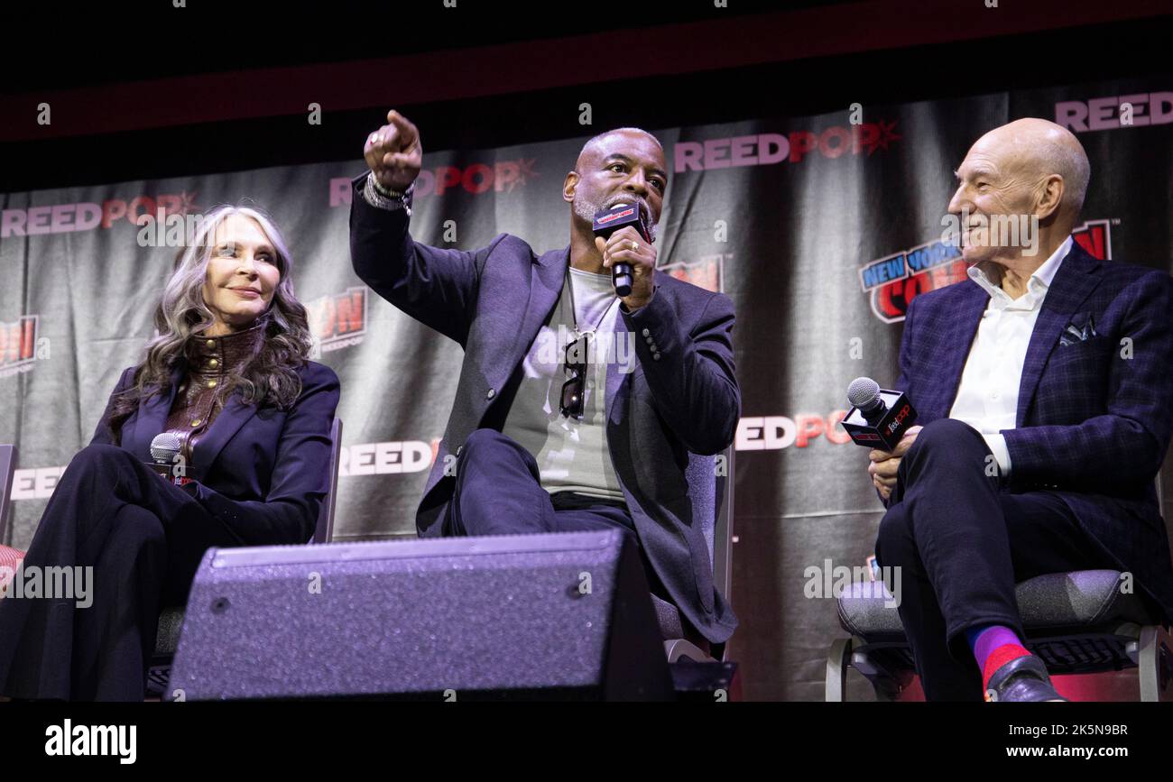 New York, USA. 08th Oct, 2022. Cast members from Paramount Plus's Syar ...