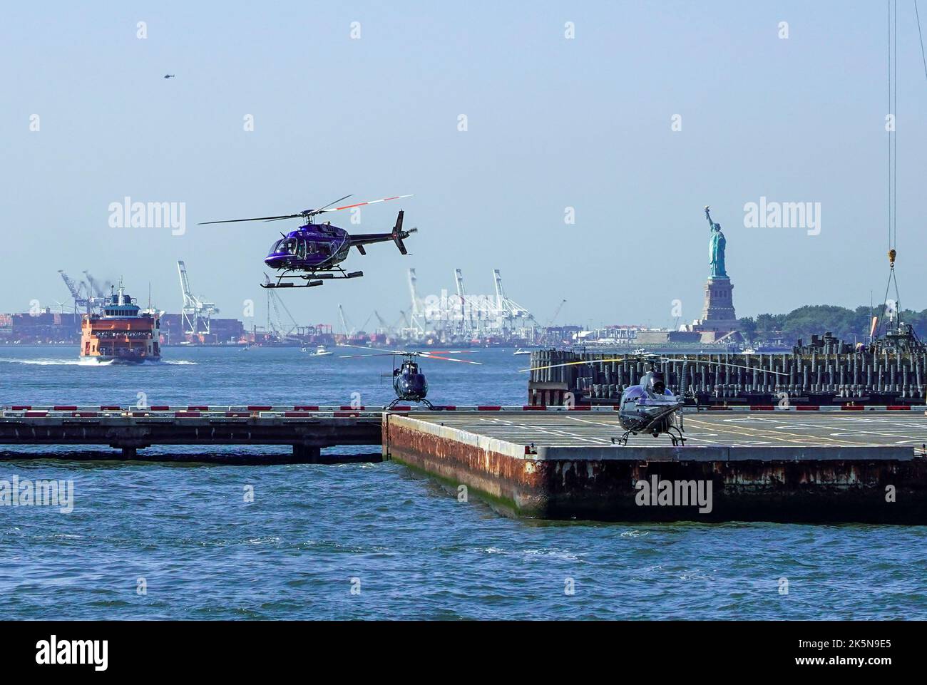 Heliport on barge hi-res stock photography and images - Alamy