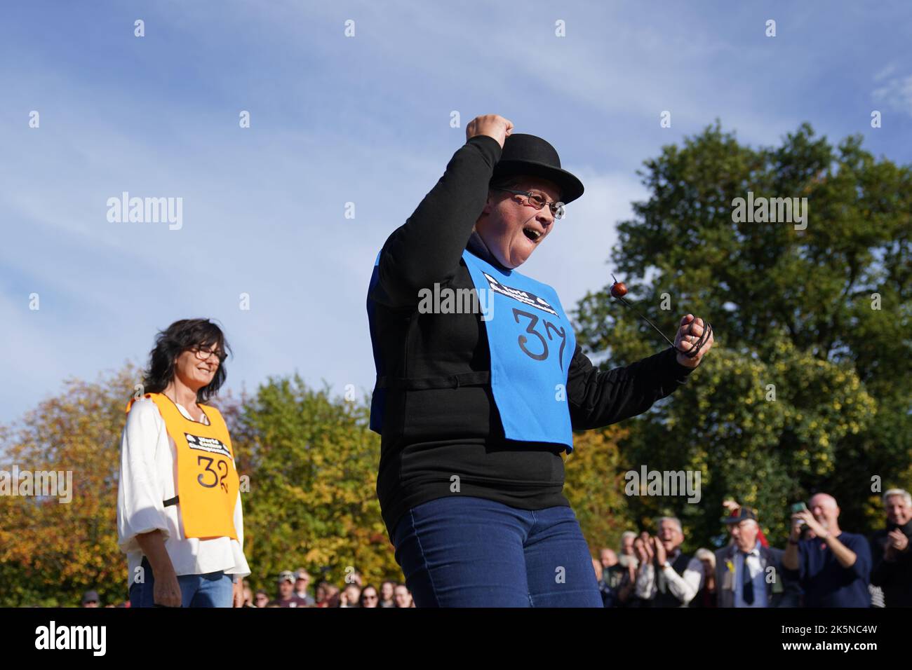 World conker championships 2022 hi-res stock photography and images - Alamy