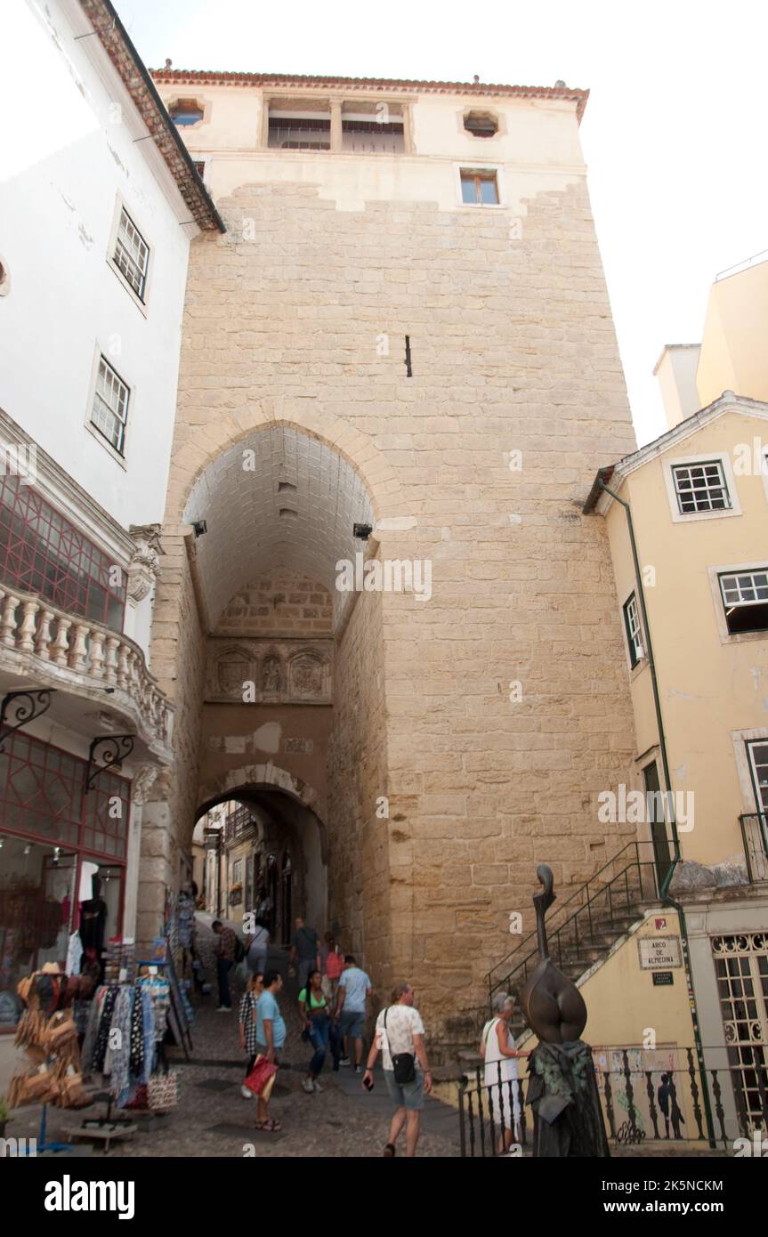 Arco de Almedina, Coimbra, Portugal . The Arco de Almedina was part of ...