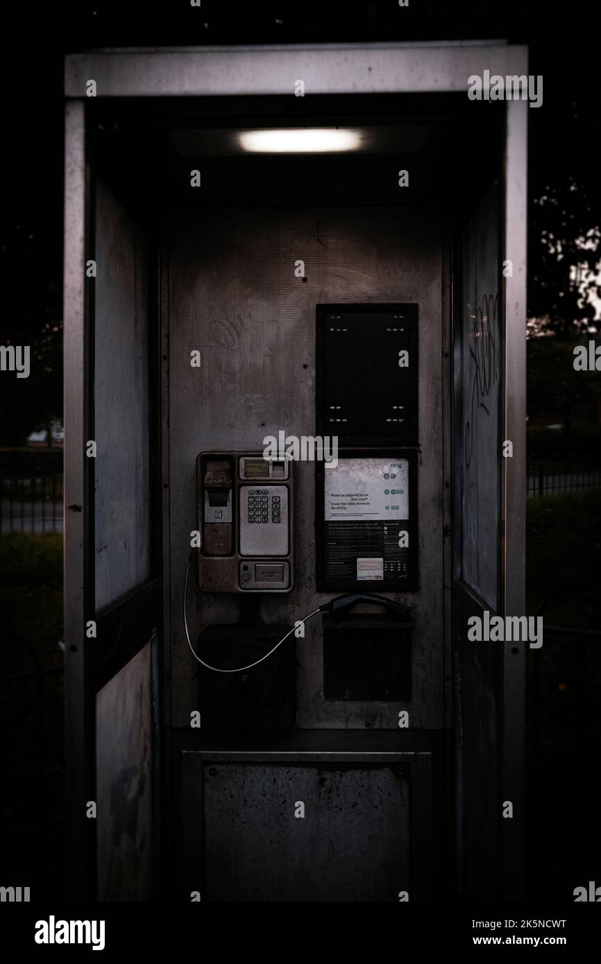Telephone receiver phone box night hi-res stock photography and images ...