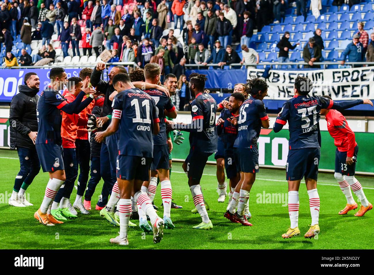 HeereNVEEN - PSV players celebrate the victory during the Dutch ...