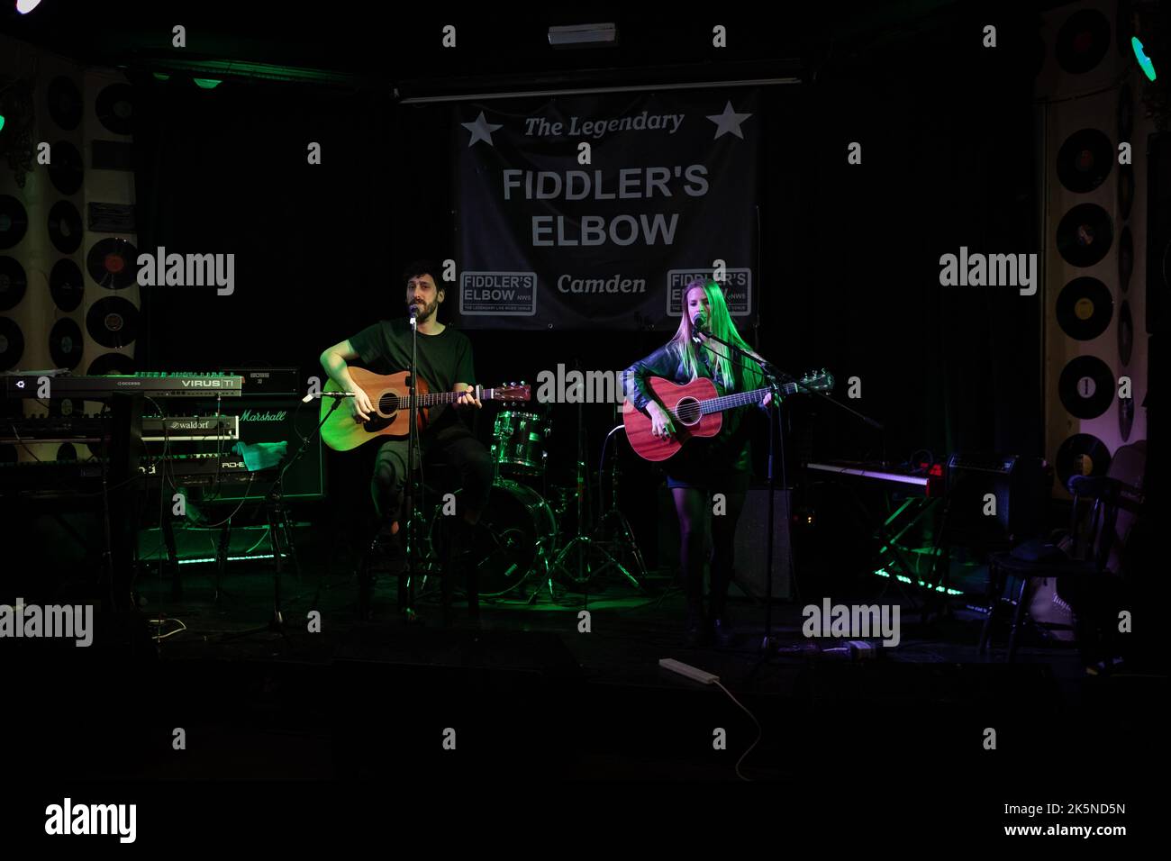 Fiddlers hi-res stock photography and images - Alamy