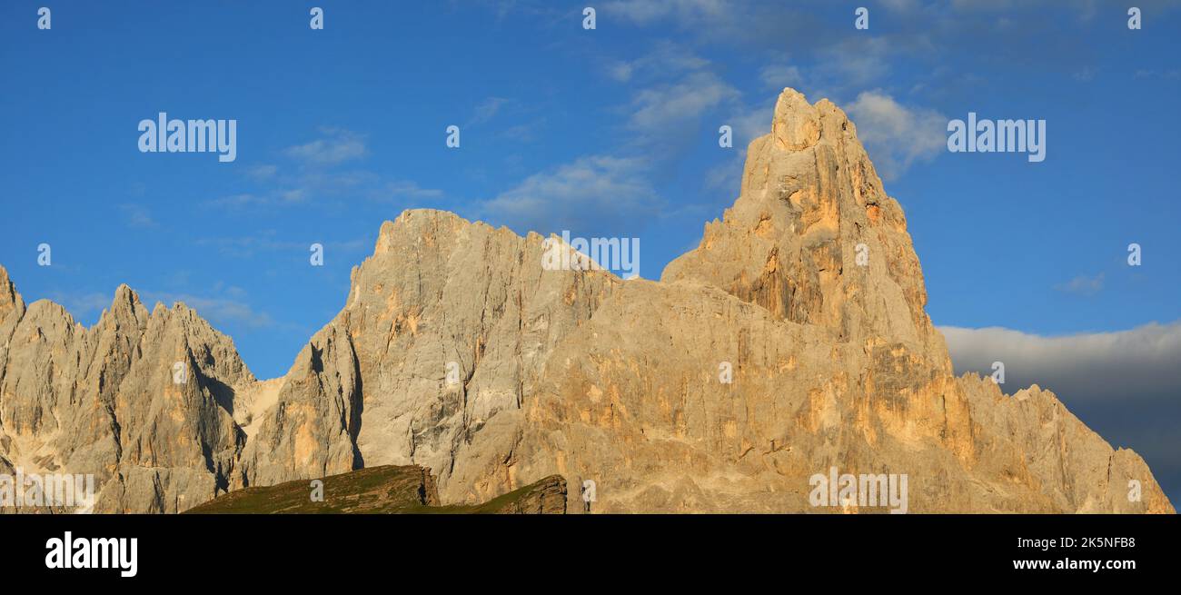 alpenglow also called ENROSADIRA is an optical phenomenon that colors ...