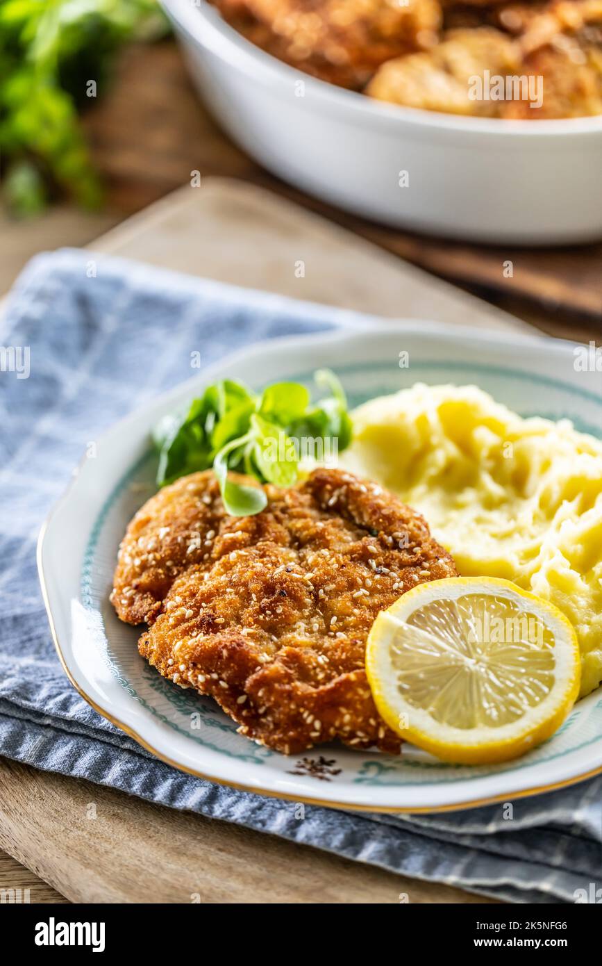 Wiener schnitzel mash hi-res stock photography and images - Alamy