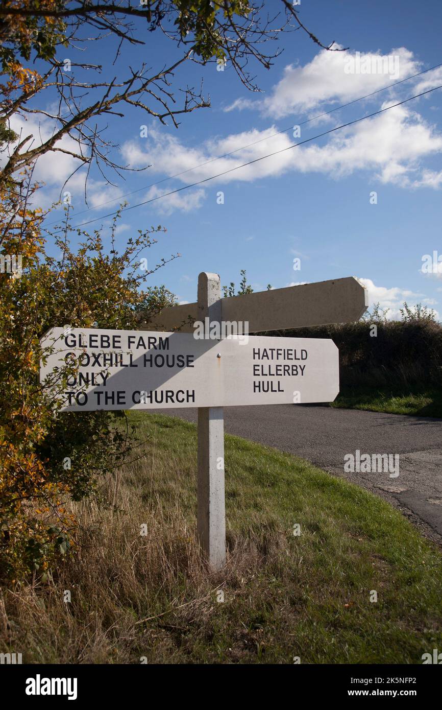 Rural roads and old signposts hi-res stock photography and images - Alamy