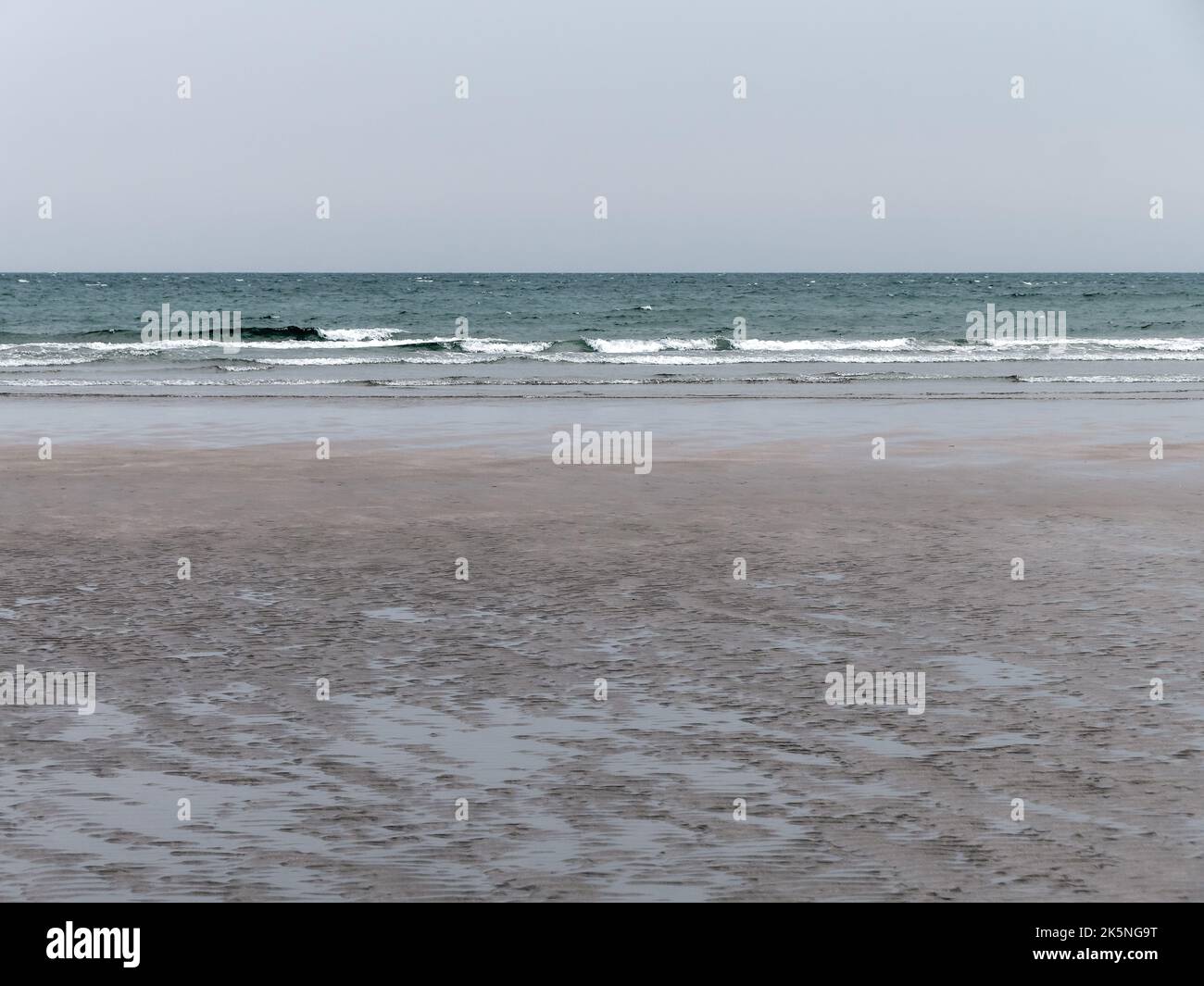 Wet beach hi-res stock photography and images - Alamy