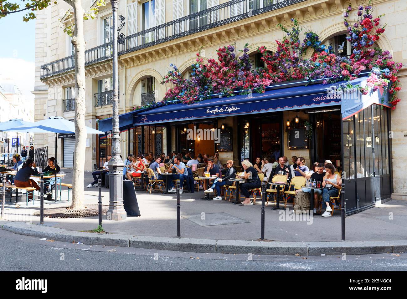 The Cafe de l'Eglise is located in the centre of the 10th ...