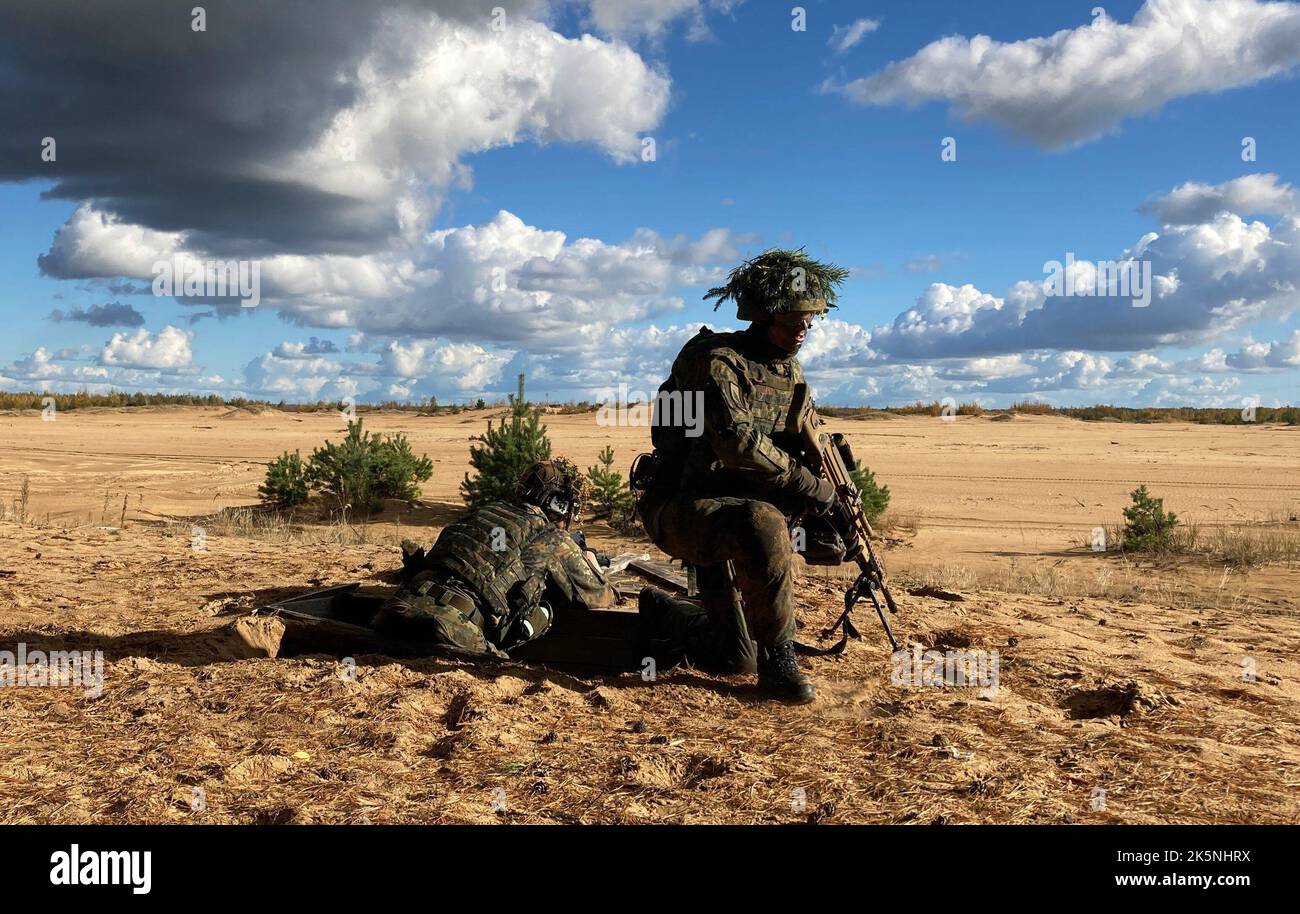 Gaiziunai, Germany. 09th Oct, 2022. German soldiers take part in an ...