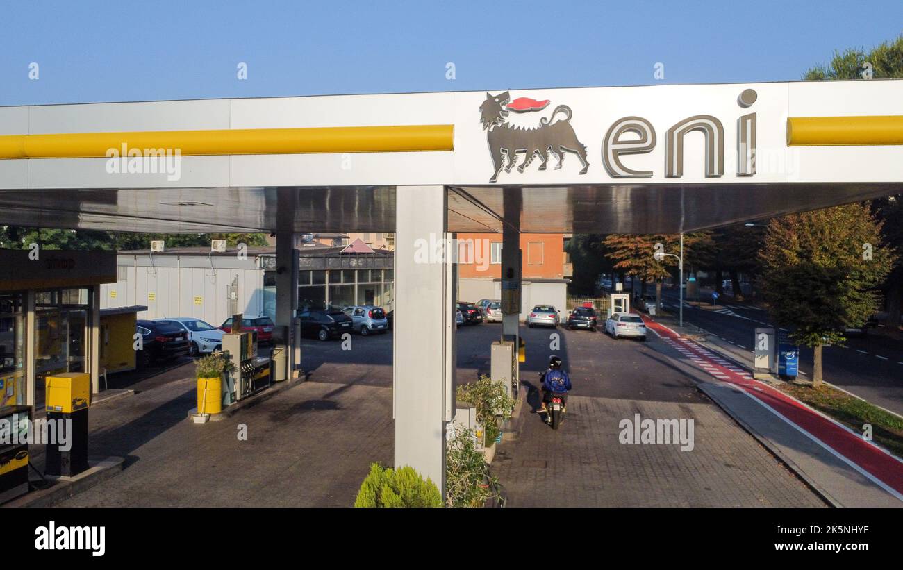 Eni petrol station in town of Cremona Stock Photo - Alamy