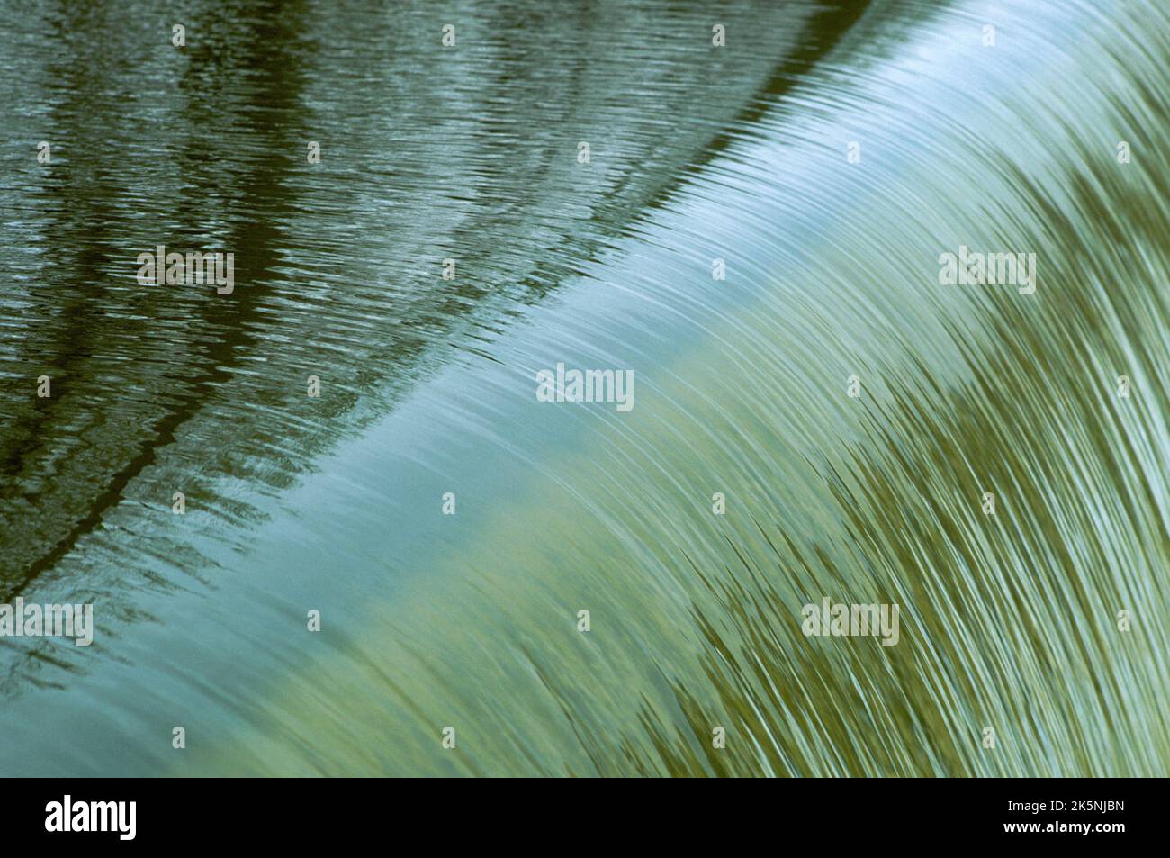 River spillway hi-res stock photography and images - Alamy