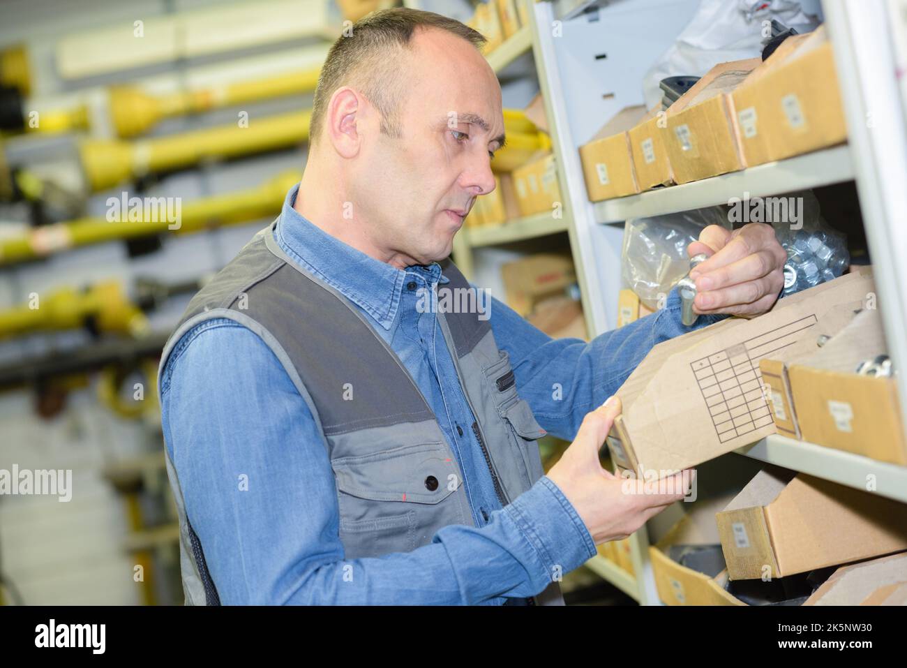 Supermarket warehouse picking hi-res stock photography and images - Alamy