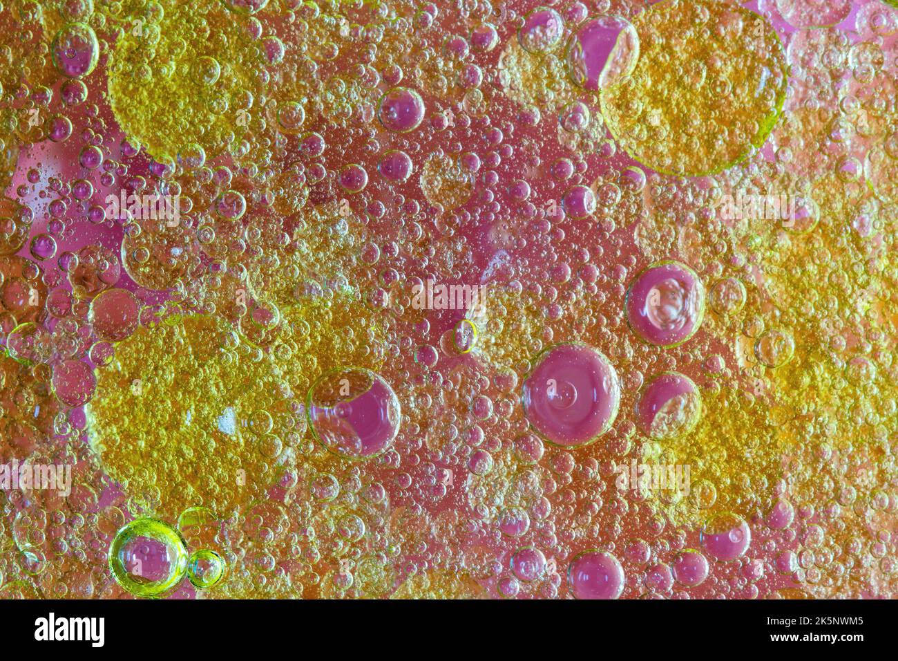 Bubbles floating in space, Screen savers & backdrops, Abstract ...